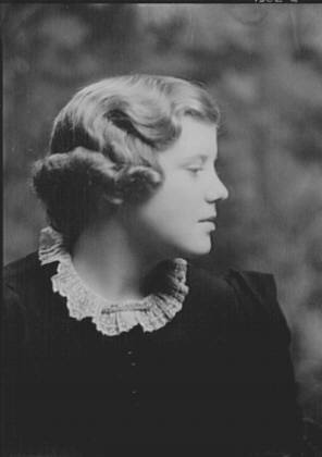 Hamilton, Margot, Miss, portrait photograph - The AMICA Library
